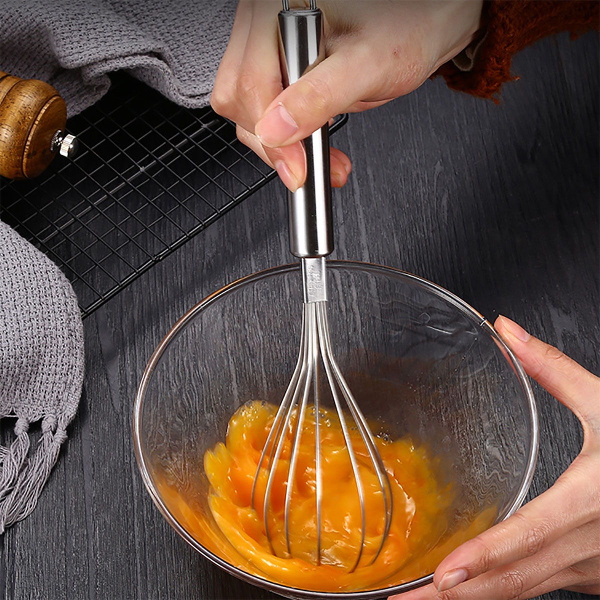 Praktična metalna mutilica za mešanje | Kuda u Kupovinu